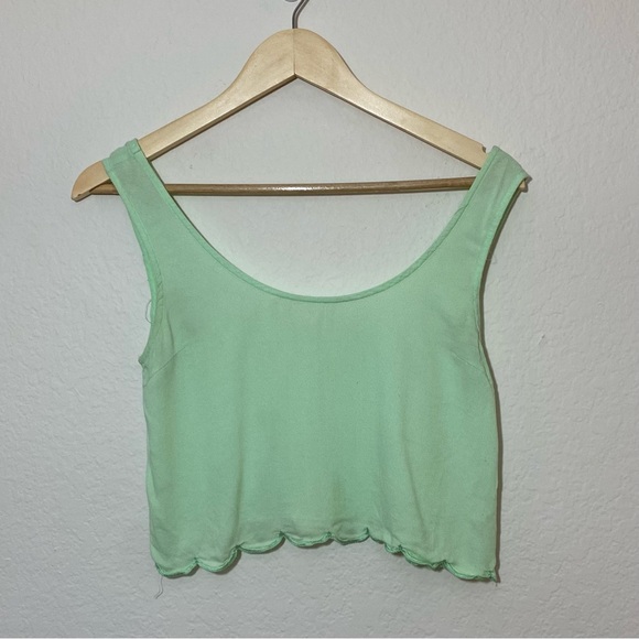 La Hearts | Tops | Mint Green Scalloped Bottom Cropped Top | Poshmark